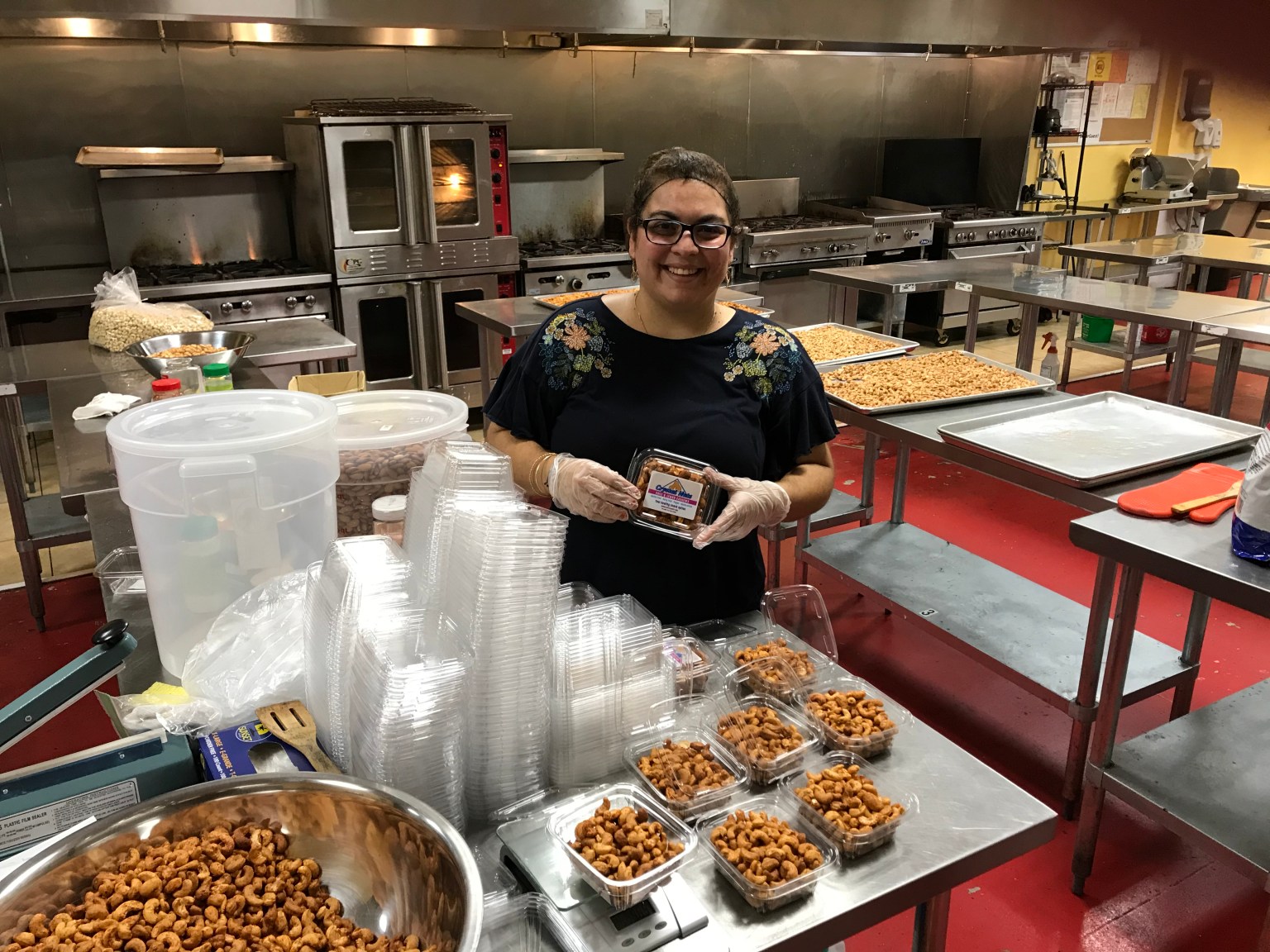 "Crystal Nuts" empresa hondureña entre las mejores de Florida