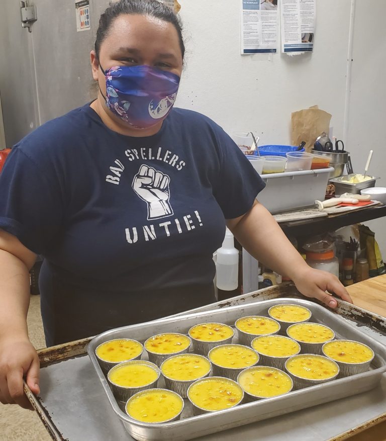 Hondureña triunfa con su restaurante Monona Bakery en Estados Unidos
