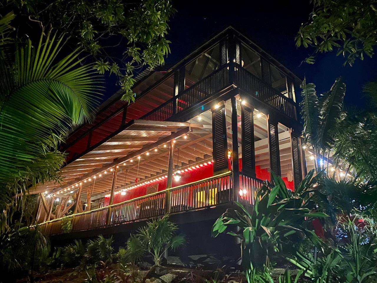 Guanaja Beach Hotel, cabañas familiares