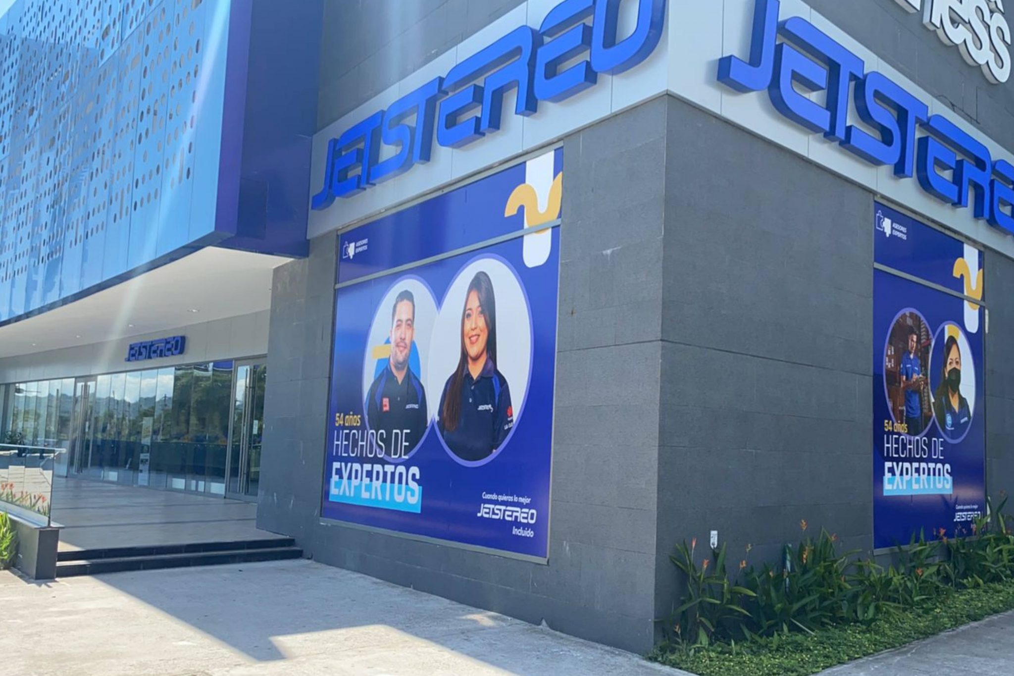 Jetstereo inaugura nueva tienda en Altara, San Pedro Sula