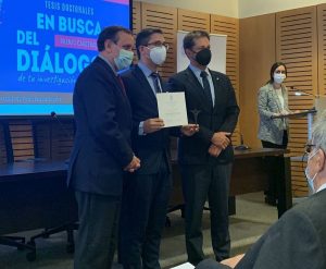 Científico hondureño gana el “Premio Cardenal Newman” en Chile