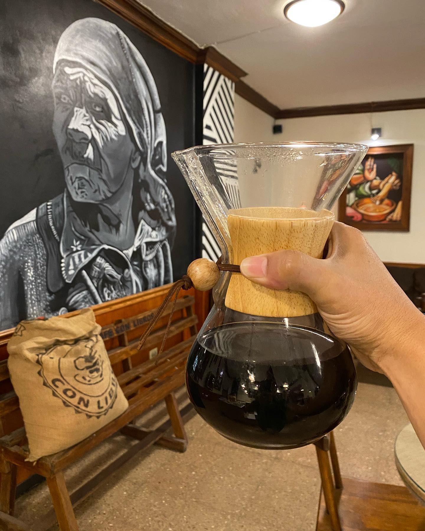 Café con Libros, un espacio que fusiona la literatura y el café en ...