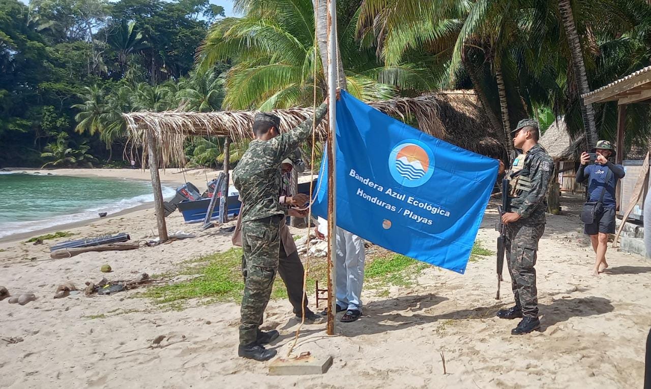 Playa Cocalito recibe galardón Bandera Azul Ecológica