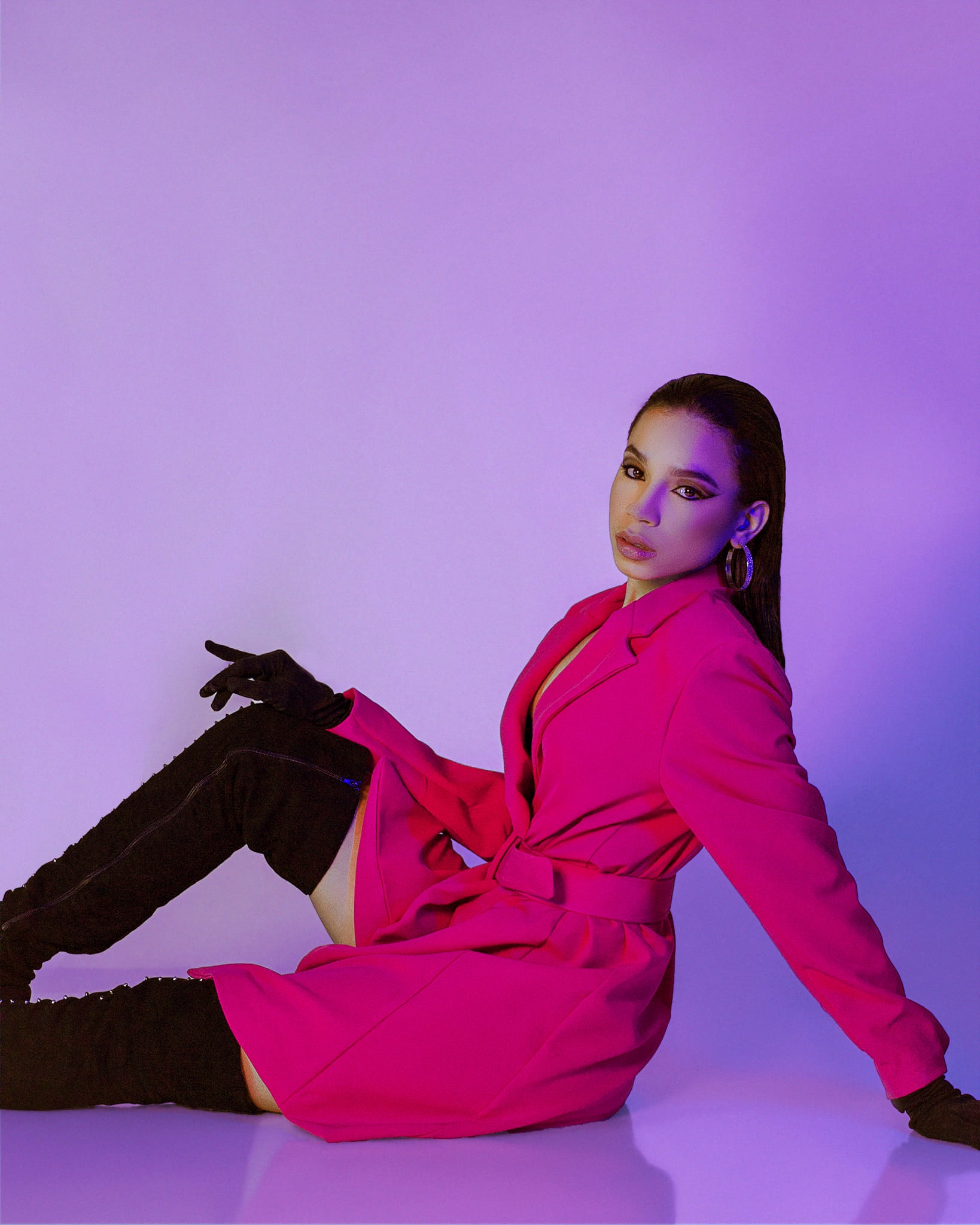 Hondureña Angie Flores podría producir música con Frank Miami