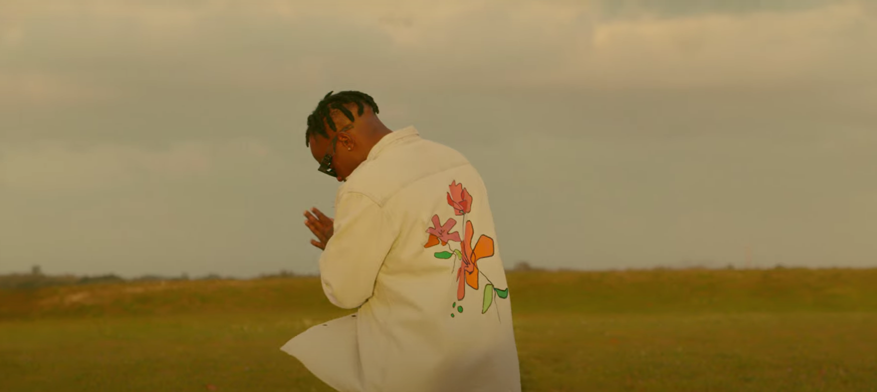 Angie Flores y Menor Menor lanzan nueva canción "Frontal"