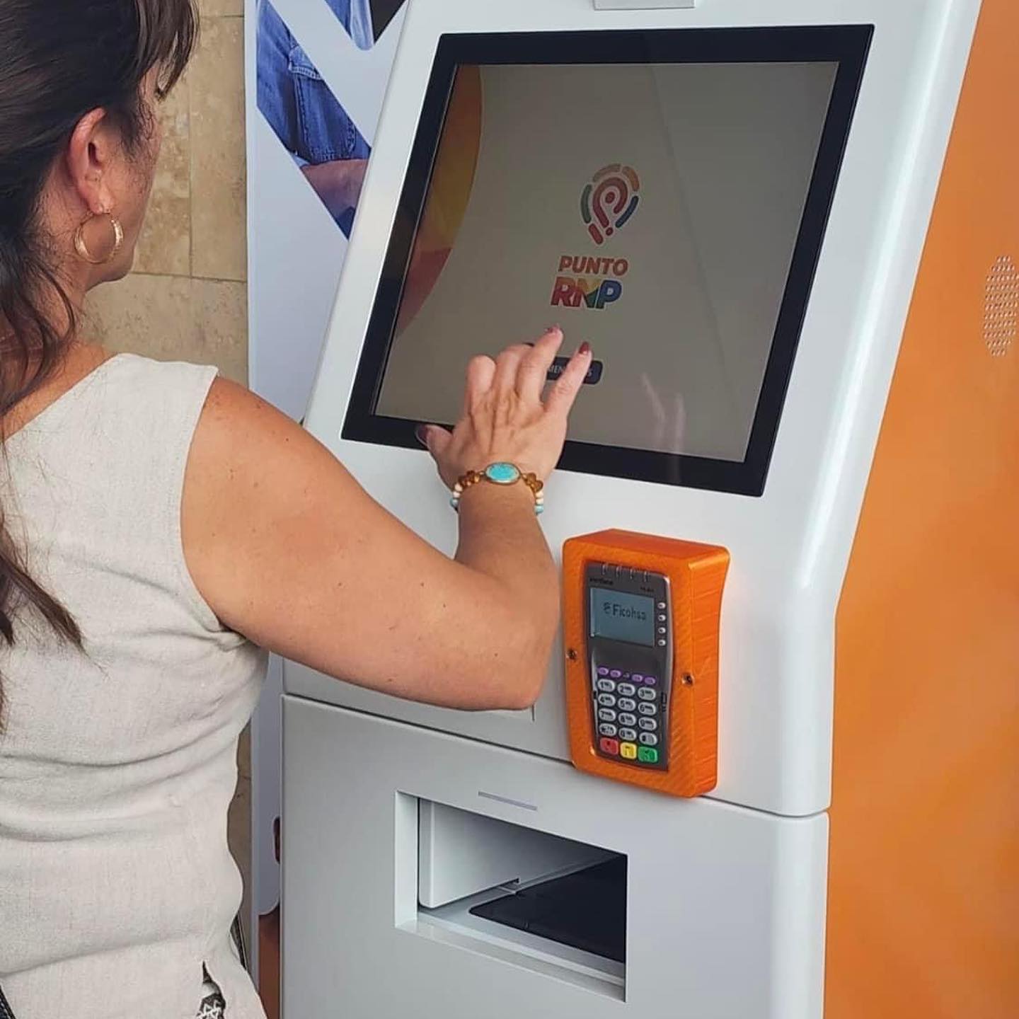 Hondureños ya pueden realizar trámites de forma más rápida en los ...