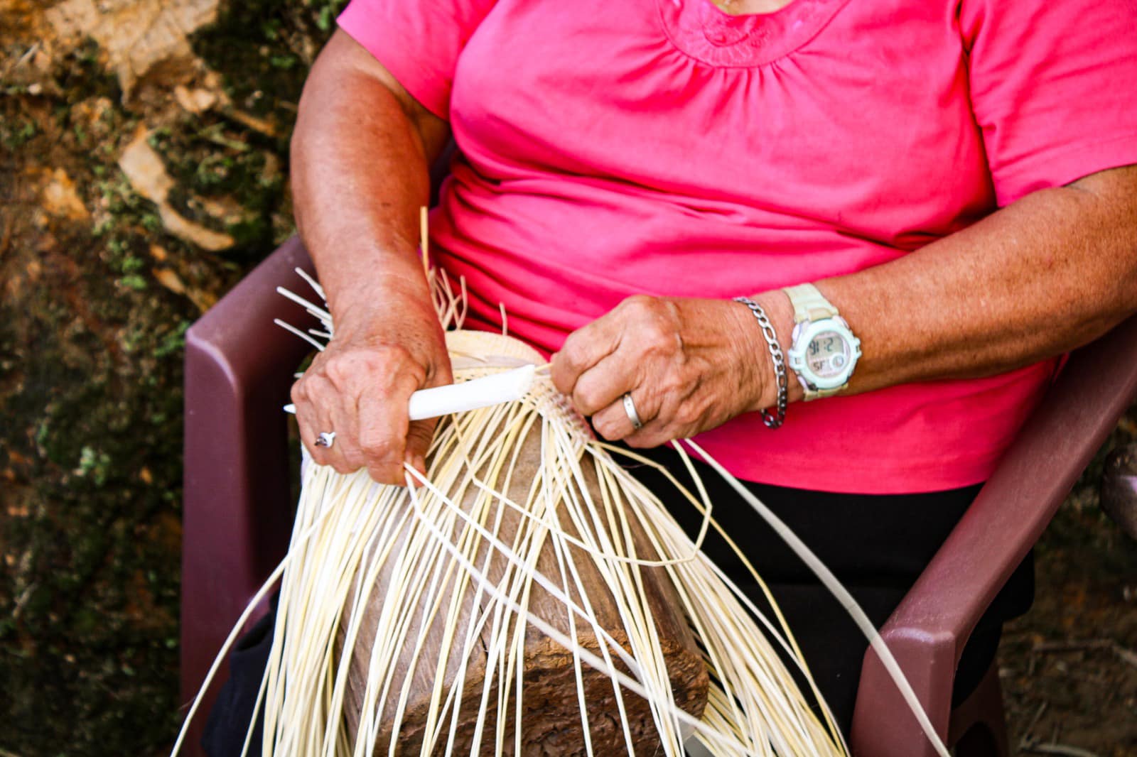 Emprendedores hondureños exportan sombreros de junco a Nueva Orleans